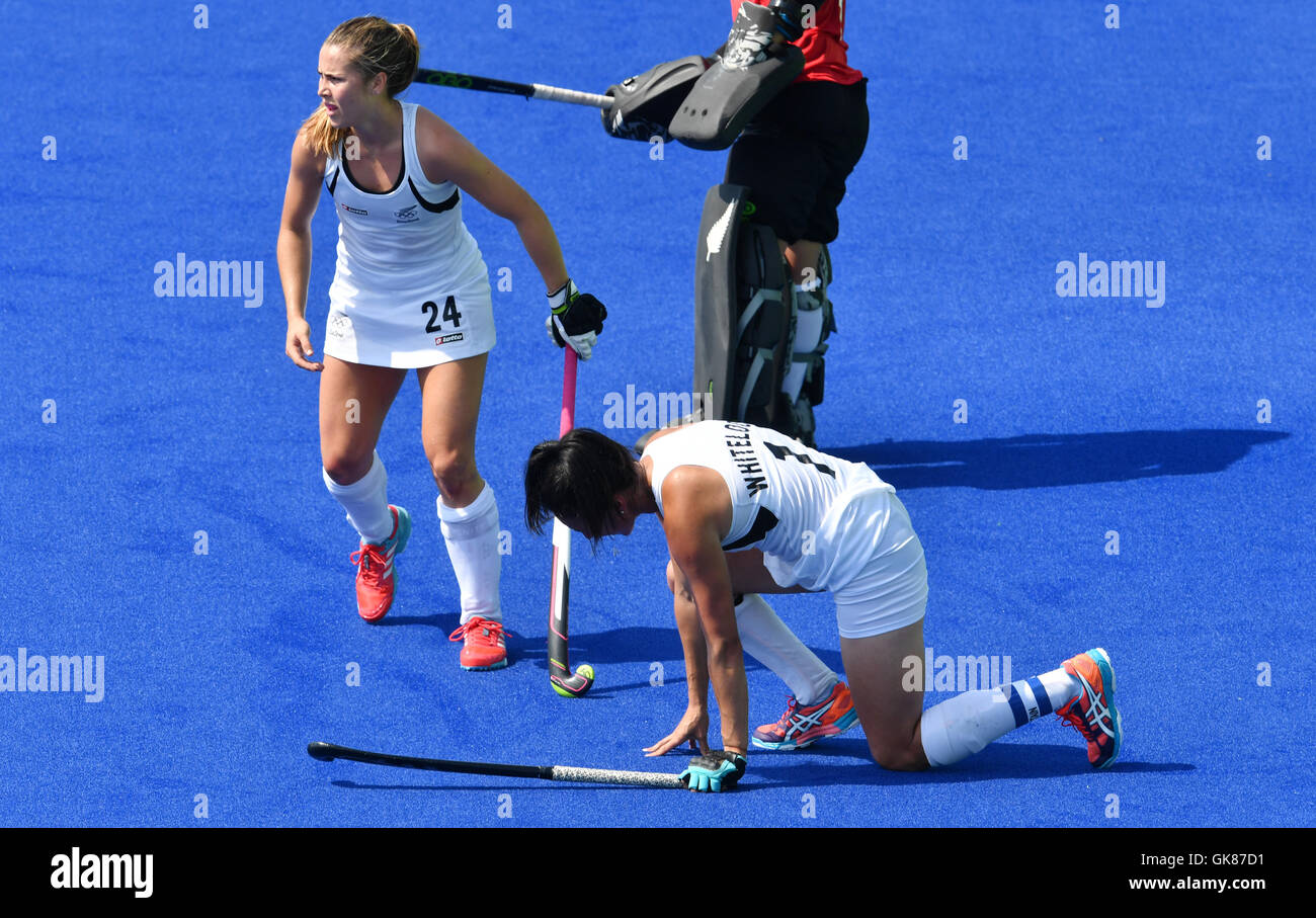 Rio de Janeiro, Brazil. 19th Aug, 2016. Elizabeth Keddell (L) and Kayla ...
