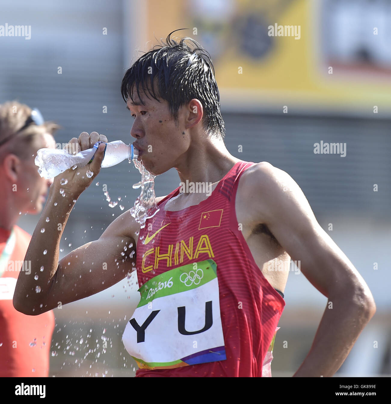 Rio De Janeiro, Brazil. 19th Aug, 2016. China's Yu Wei drinks water ...