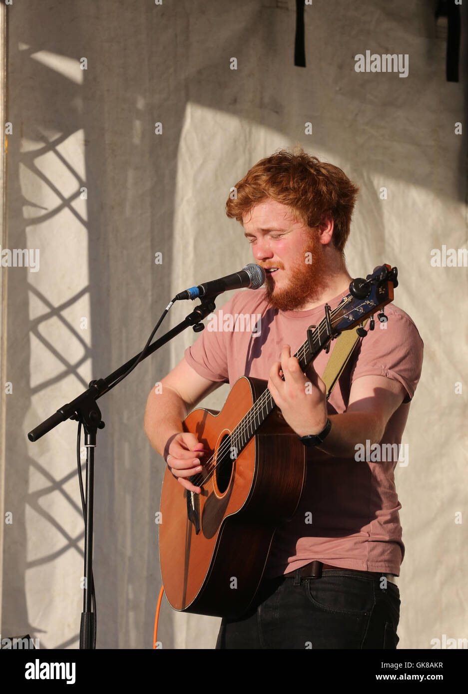 Rochdale, UK. 19th August, 2016. Greg Russell playing at the feelgood ...