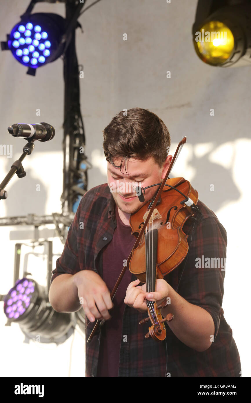 Rochdale, UK. 19th August, 2016. Ciaran Algar playing fiddle at the ...