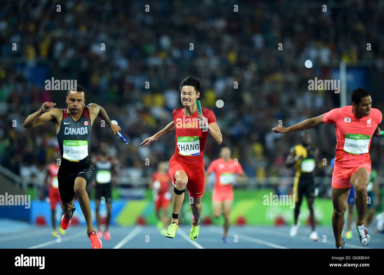 Rio De Janeiro, Brazil. 19th Aug, 2016. China's Zhang Peimeng (C ...
