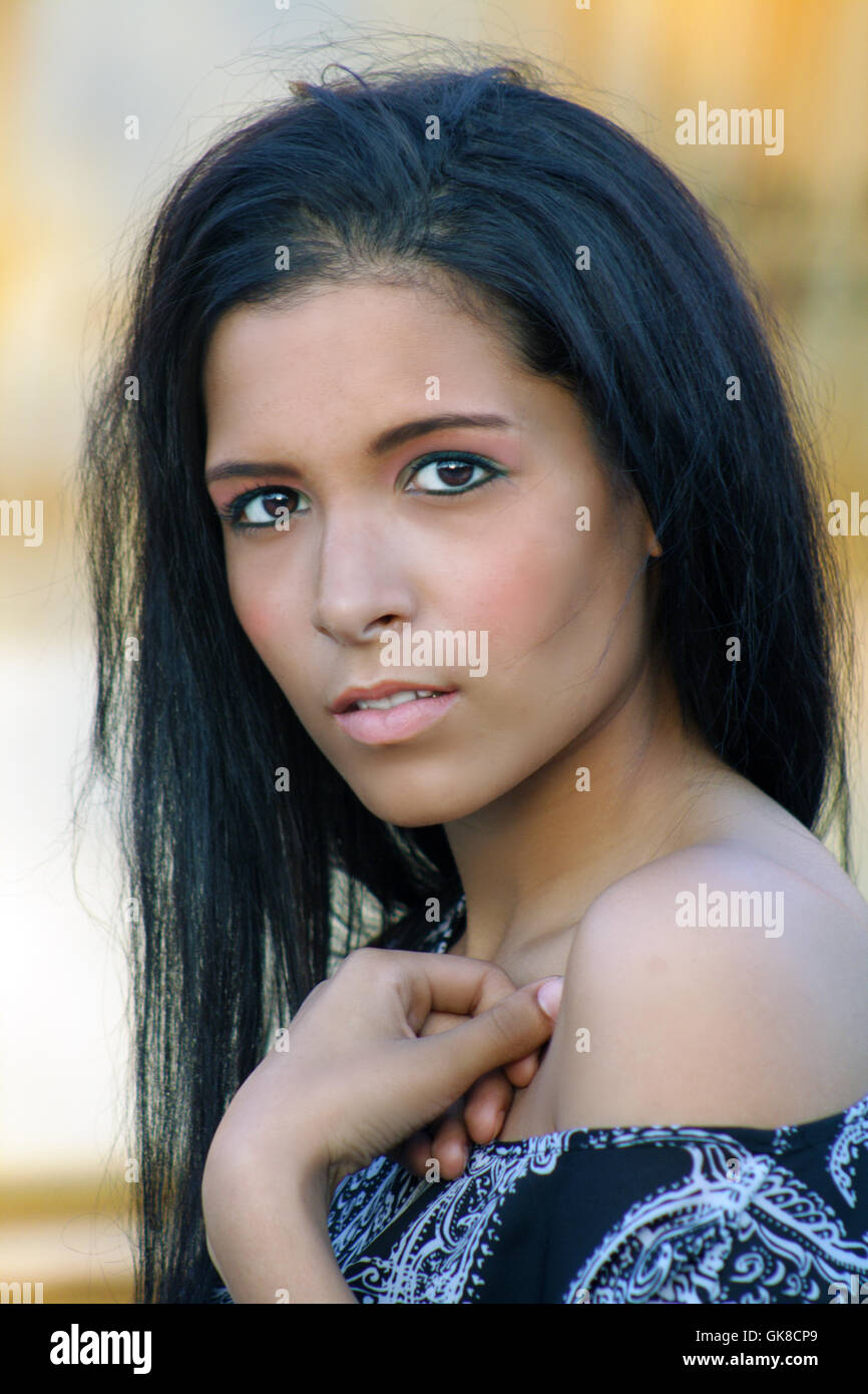 Beautiful teen latina headshot hi-res stock photography and images - Alamy