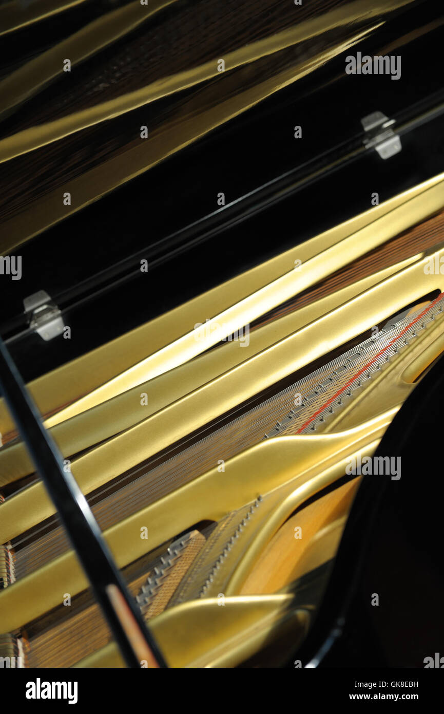 inside grand piano Stock Photo - Alamy