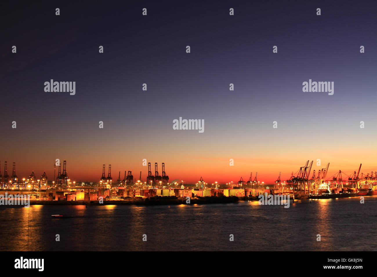 Docklands sailing ships hi-res stock photography and images - Alamy