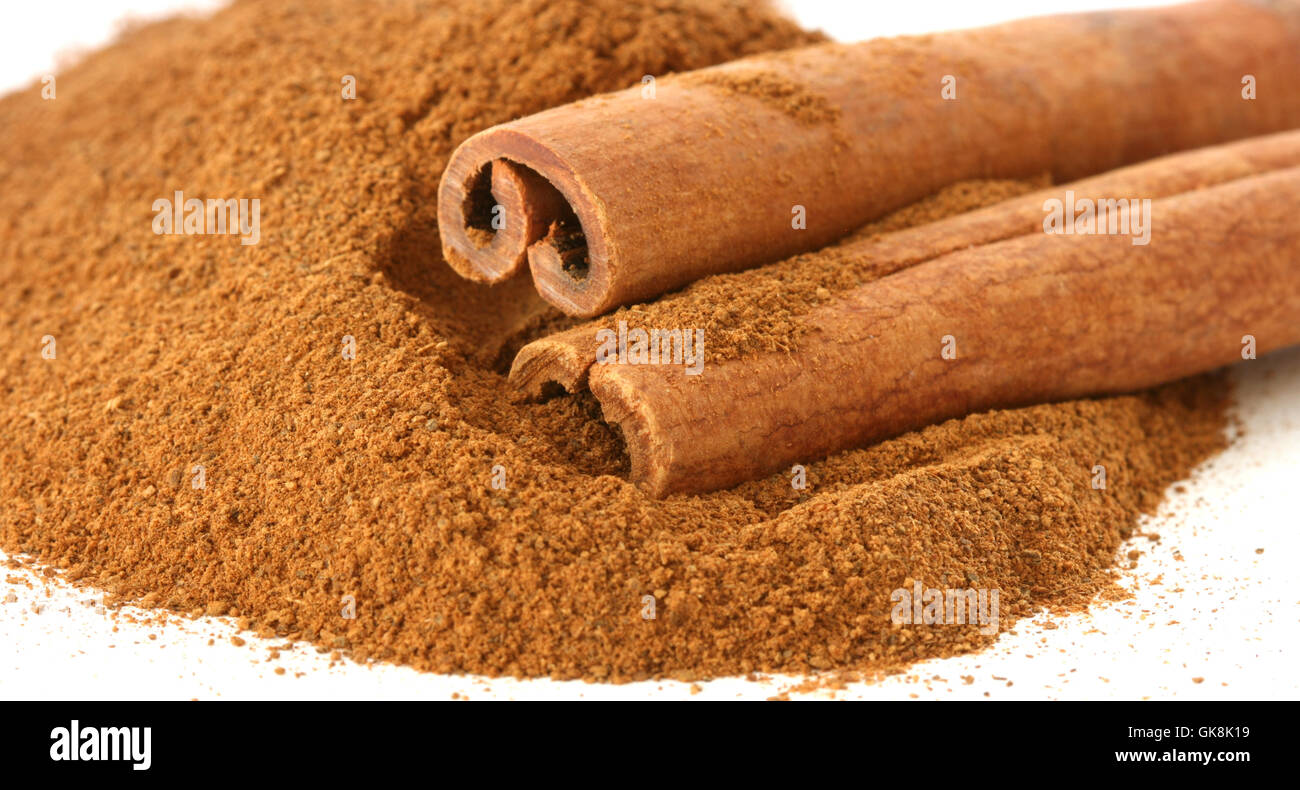 spice sticks cinamon Stock Photo - Alamy