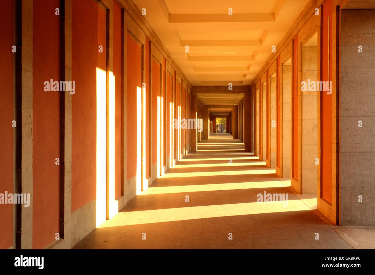 Tunnel vision hi-res stock photography and images - Alamy