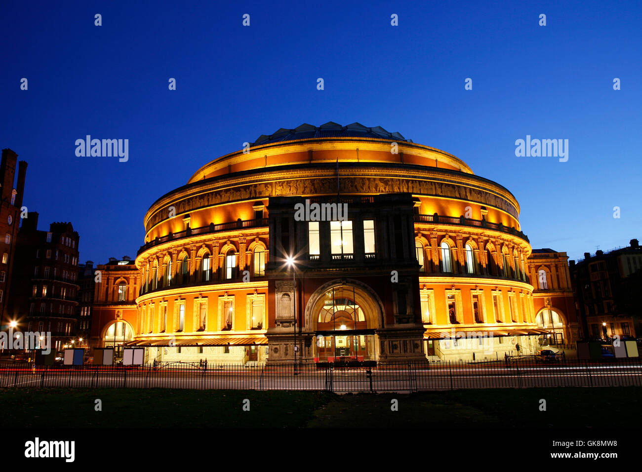 Nighttime tourism hi-res stock photography and images - Alamy