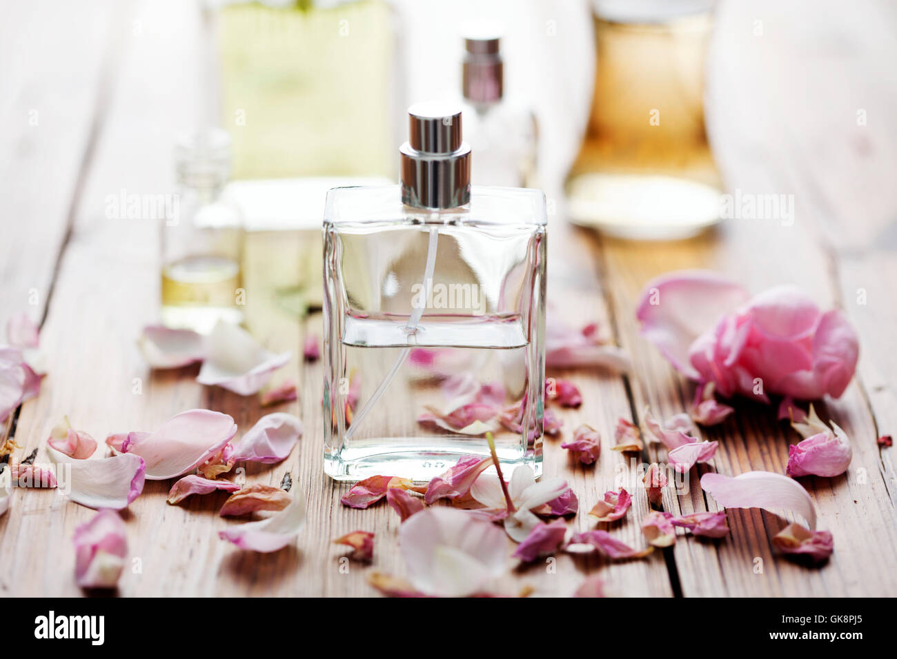 Perfume bottles hi-res stock photography and images - Alamy
