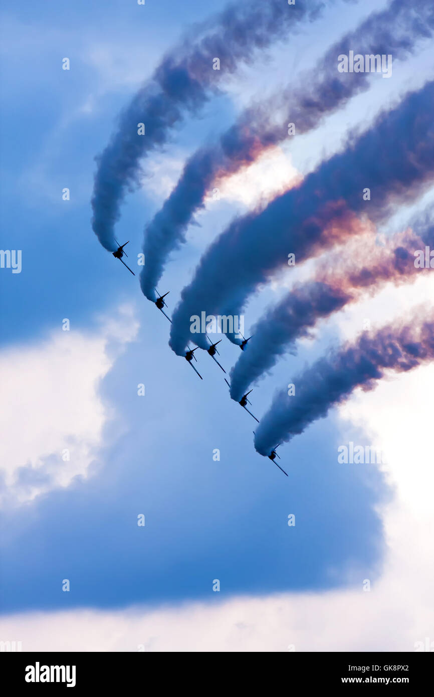 Four lines hi-res stock photography and images - Alamy