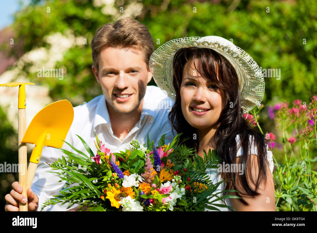 Two couple pair persons people summer hi-res stock photography and ...