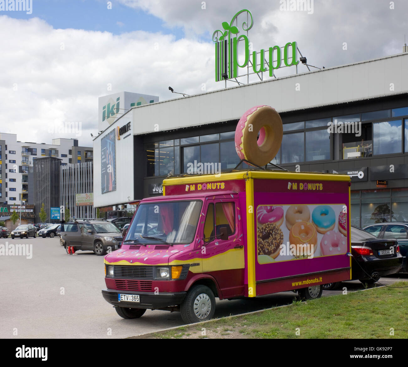 Mobile booth hi-res stock photography and images - Alamy