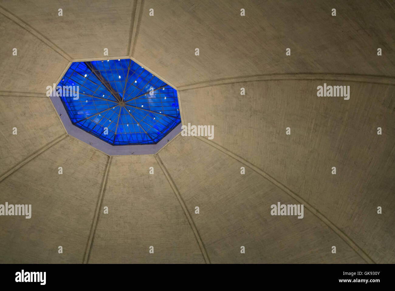 Transparent dome architecture hi-res stock photography and images - Alamy