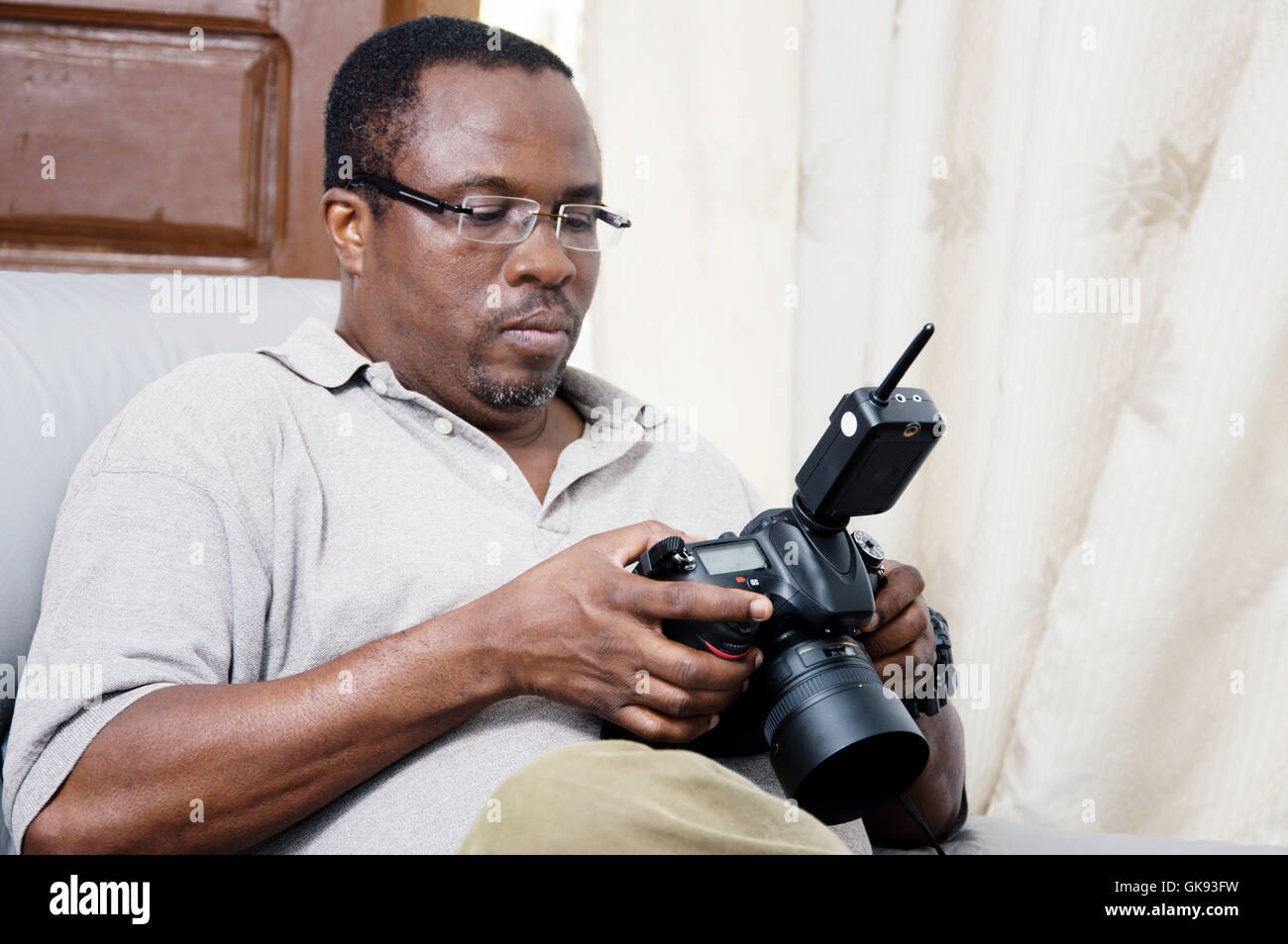 Modern african photographer hi-res stock photography and images - Alamy