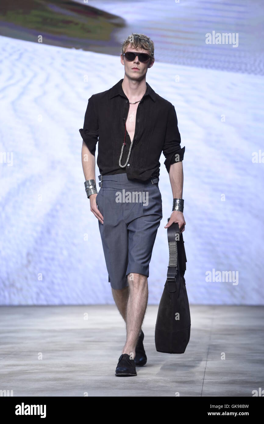 Milan Fashion Week Men's Spring/Summer 2017 - DAKS - Catwalk Featuring ...