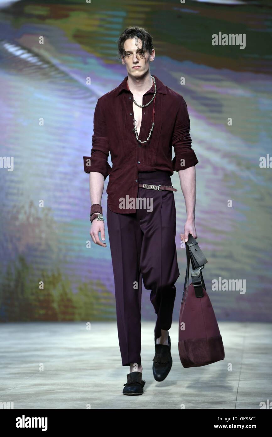 Milan Fashion Week Men's Spring/Summer 2017 - DAKS - Catwalk Featuring ...