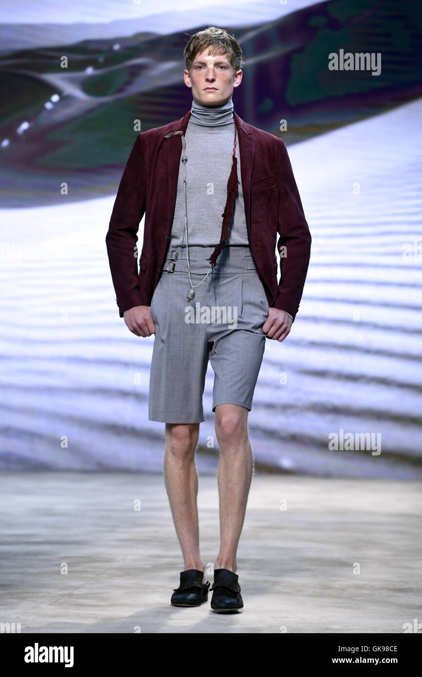 Milan Fashion Week Men's Spring/Summer 2017 - DAKS - Catwalk Featuring ...