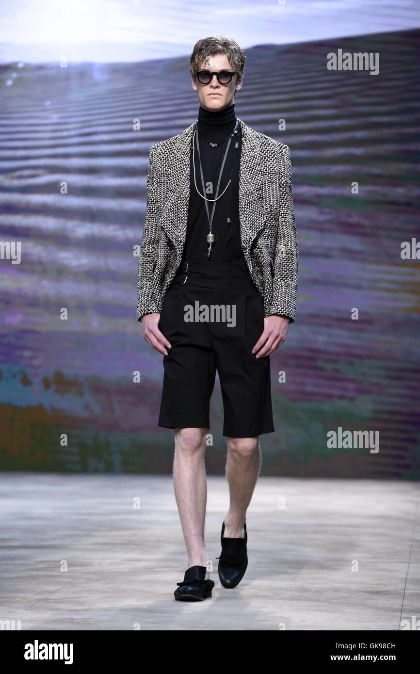 Milan Fashion Week Men's Spring/Summer 2017 - DAKS - Catwalk Featuring ...