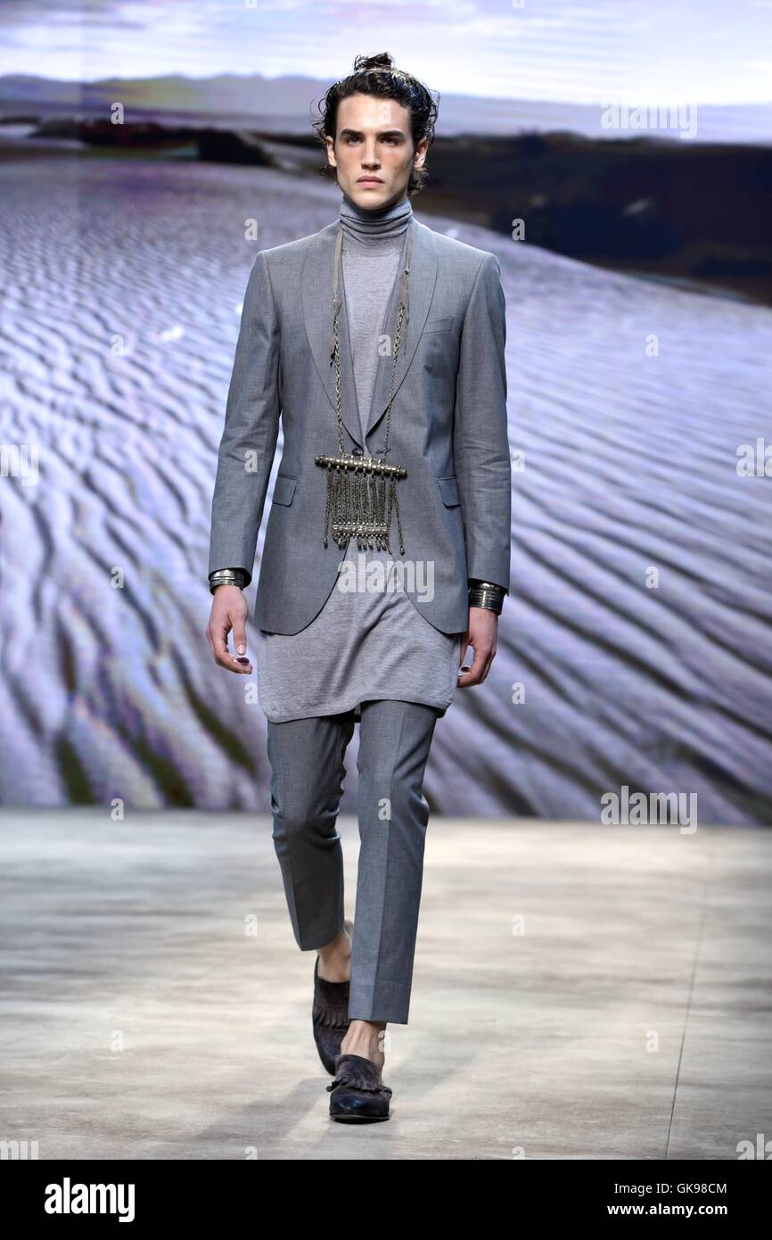 Milan Fashion Week Men's Spring/Summer 2017 - DAKS - Catwalk Featuring ...