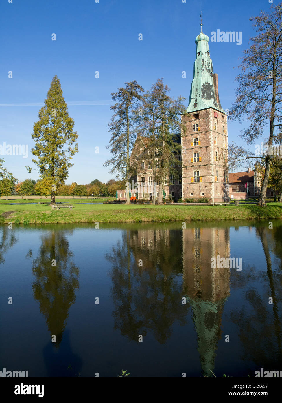 Castle water towers hi-res stock photography and images - Alamy