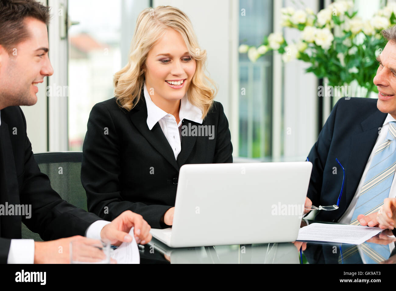 business - meeting in an office Stock Photo - Alamy
