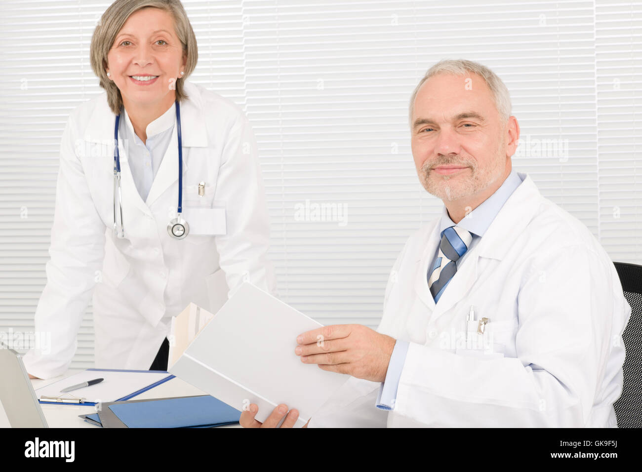 doctor physician medic Stock Photo - Alamy