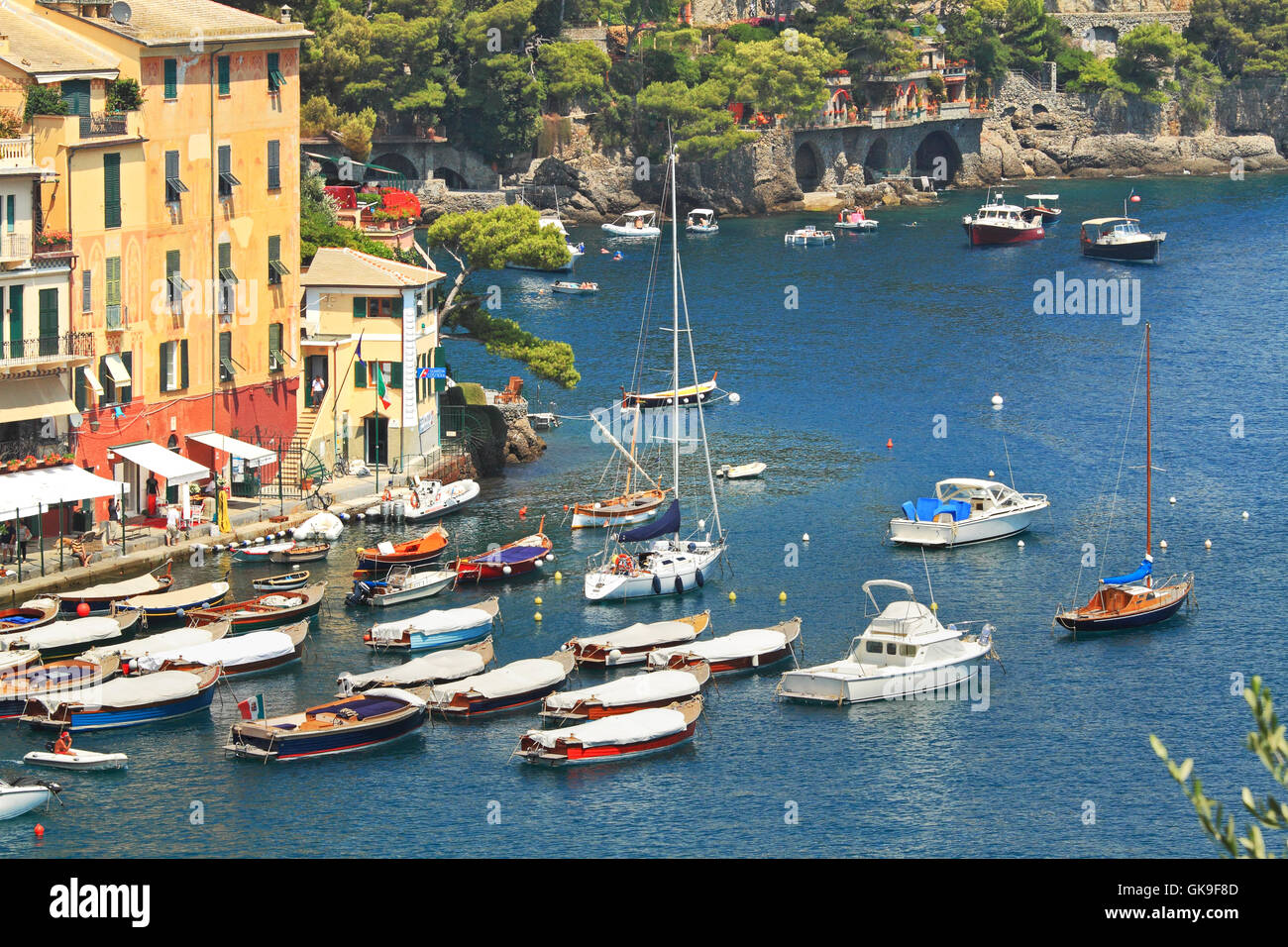 travel bay yacht Stock Photo - Alamy