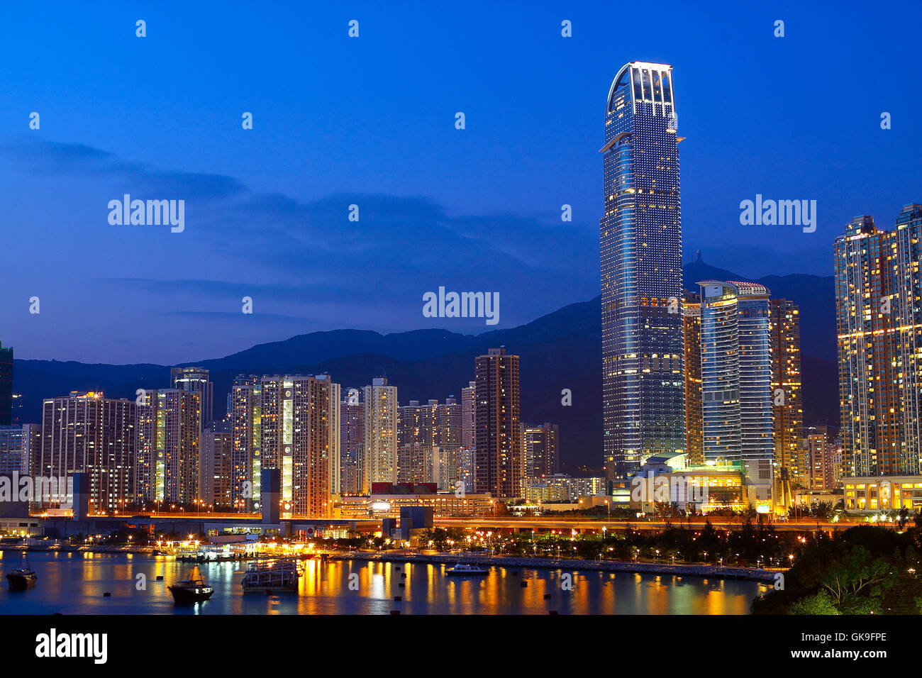 city town night Stock Photo - Alamy