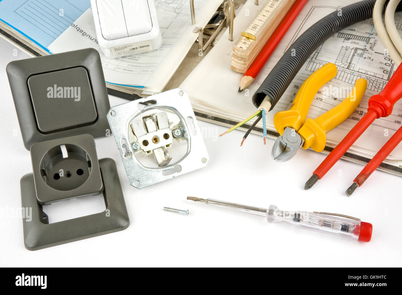 Electrical wire clamp hi-res stock photography and images - Alamy