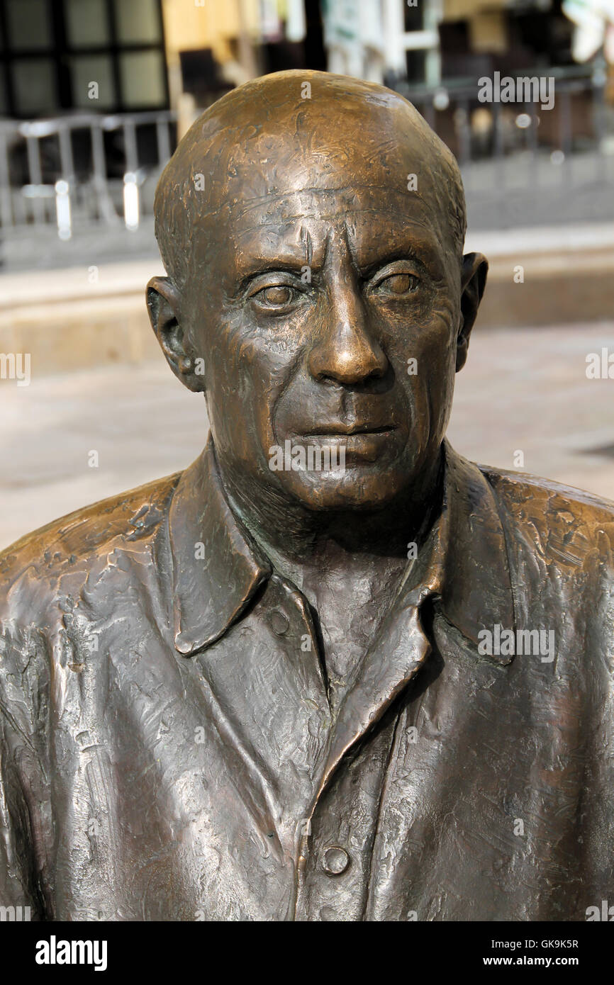 Portrait de pablo picasso hi-res stock photography and images - Alamy