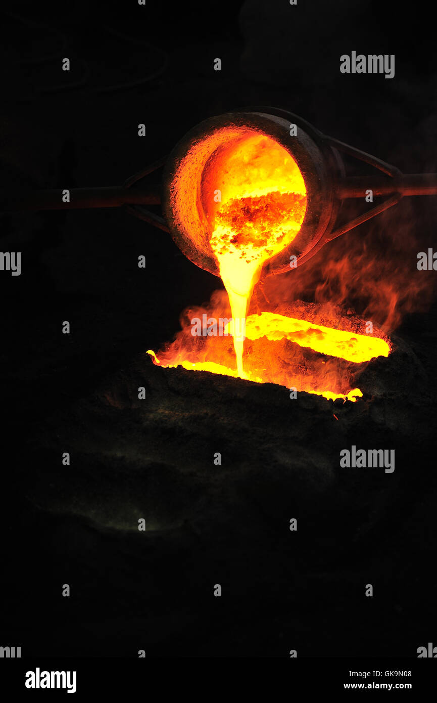 Pouring liquid metal casting hi-res stock photography and images - Alamy
