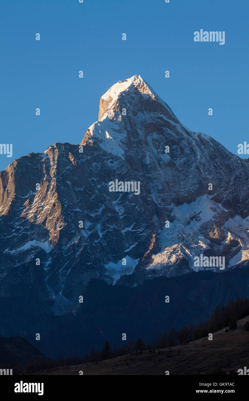 Balang Mountain High Resolution Stock Photography and Images - Alamy