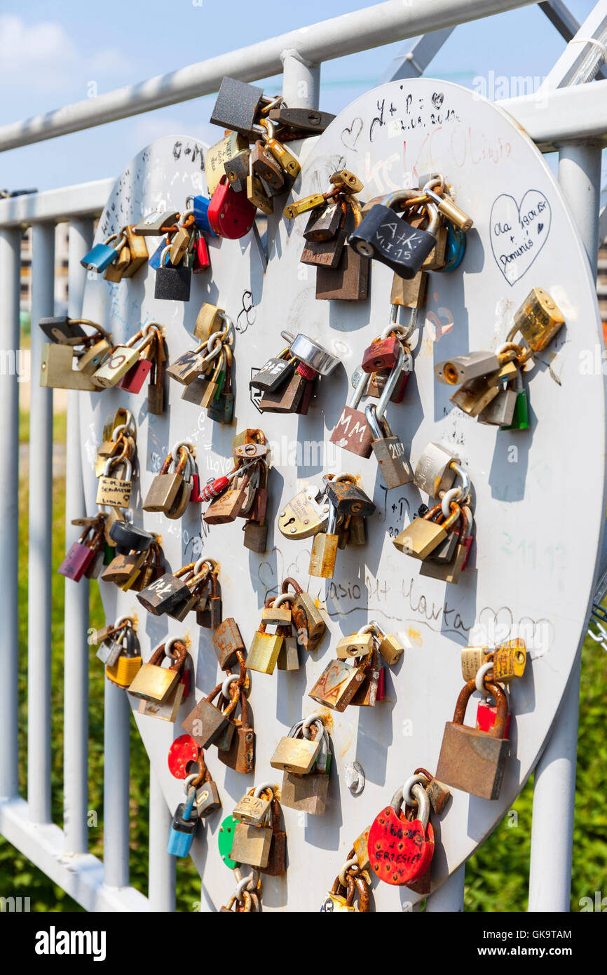 Love bridge icons hi-res stock photography and images - Alamy