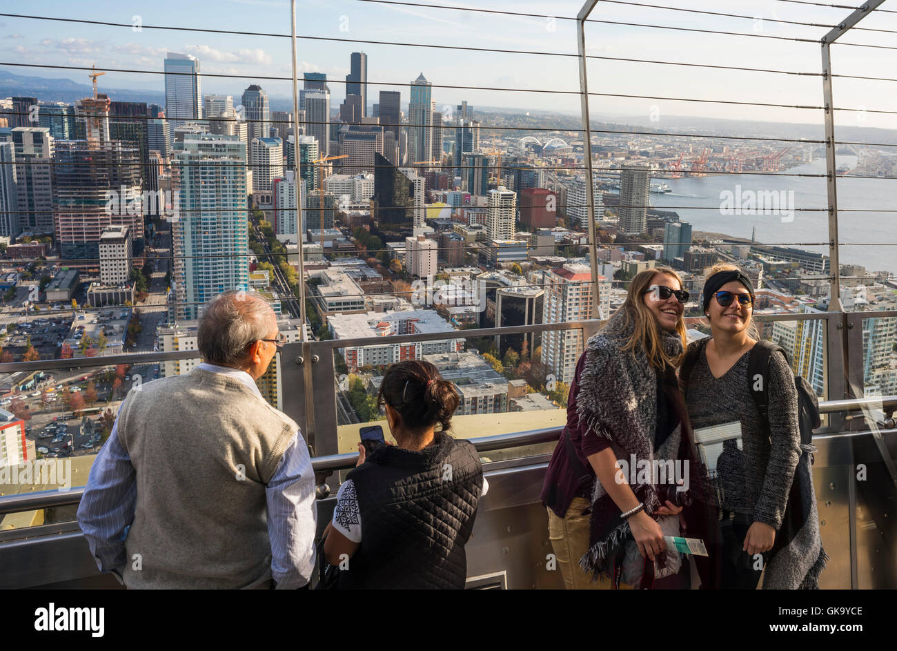The top of the Space Needle visitors Stock Photo - Alamy