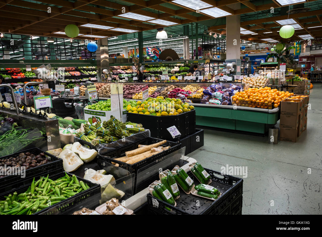 Smoked salmon supermarket hi-res stock photography and images - Alamy