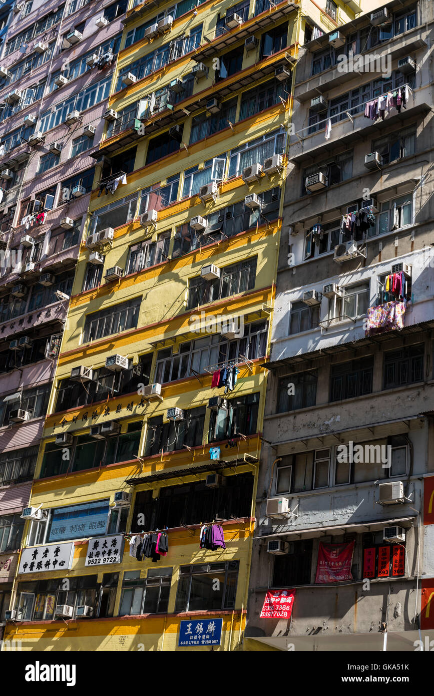 Hong Kong crowded housing Stock Photo - Alamy