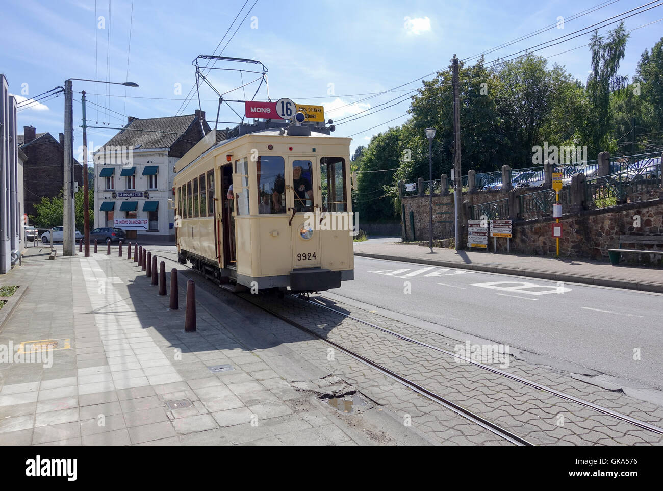 ASVi Museum's Four Wheel Tramcar No.9924 Grinds it way up Rue de ...