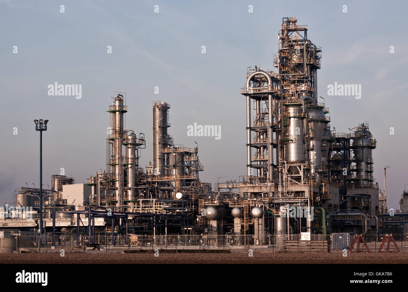 Refinery environment hi-res stock photography and images - Alamy