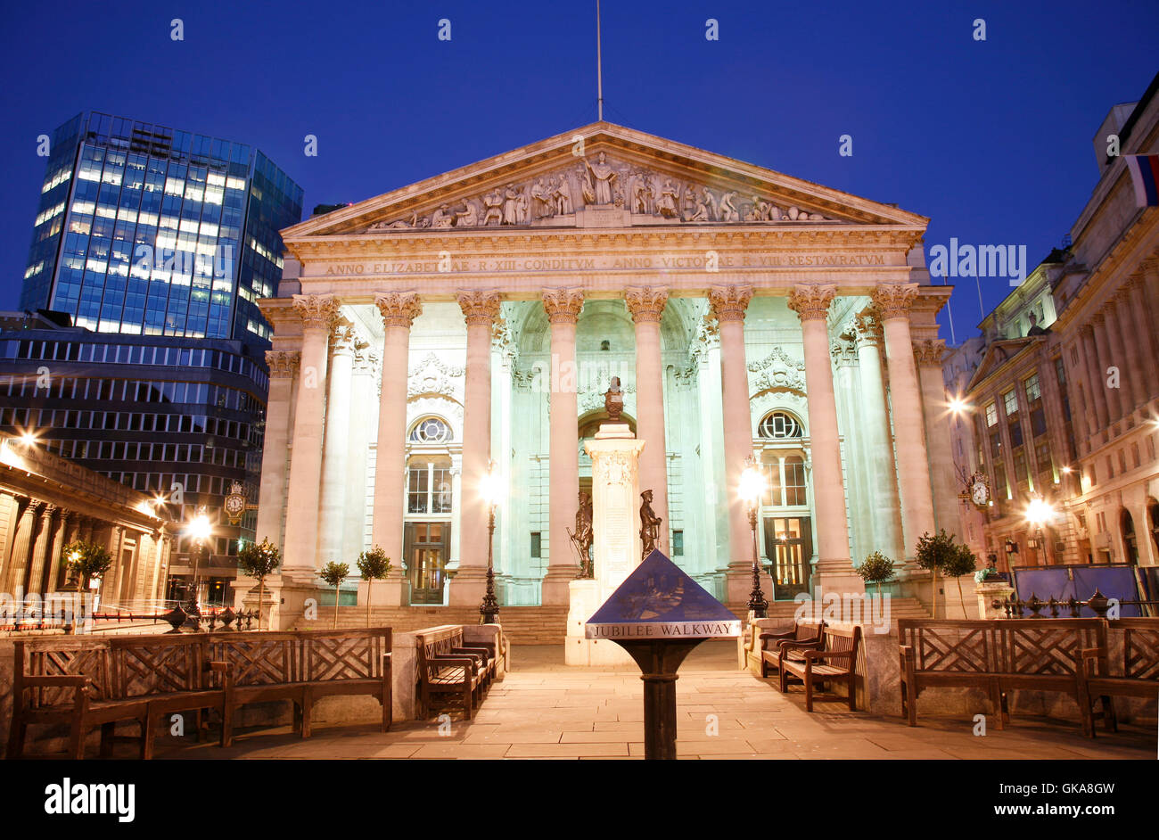 Night bank hi-res stock photography and images - Alamy