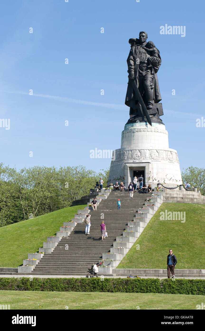 Memorial Monument Pedestal Plinth High Resolution Stock Photography and ...