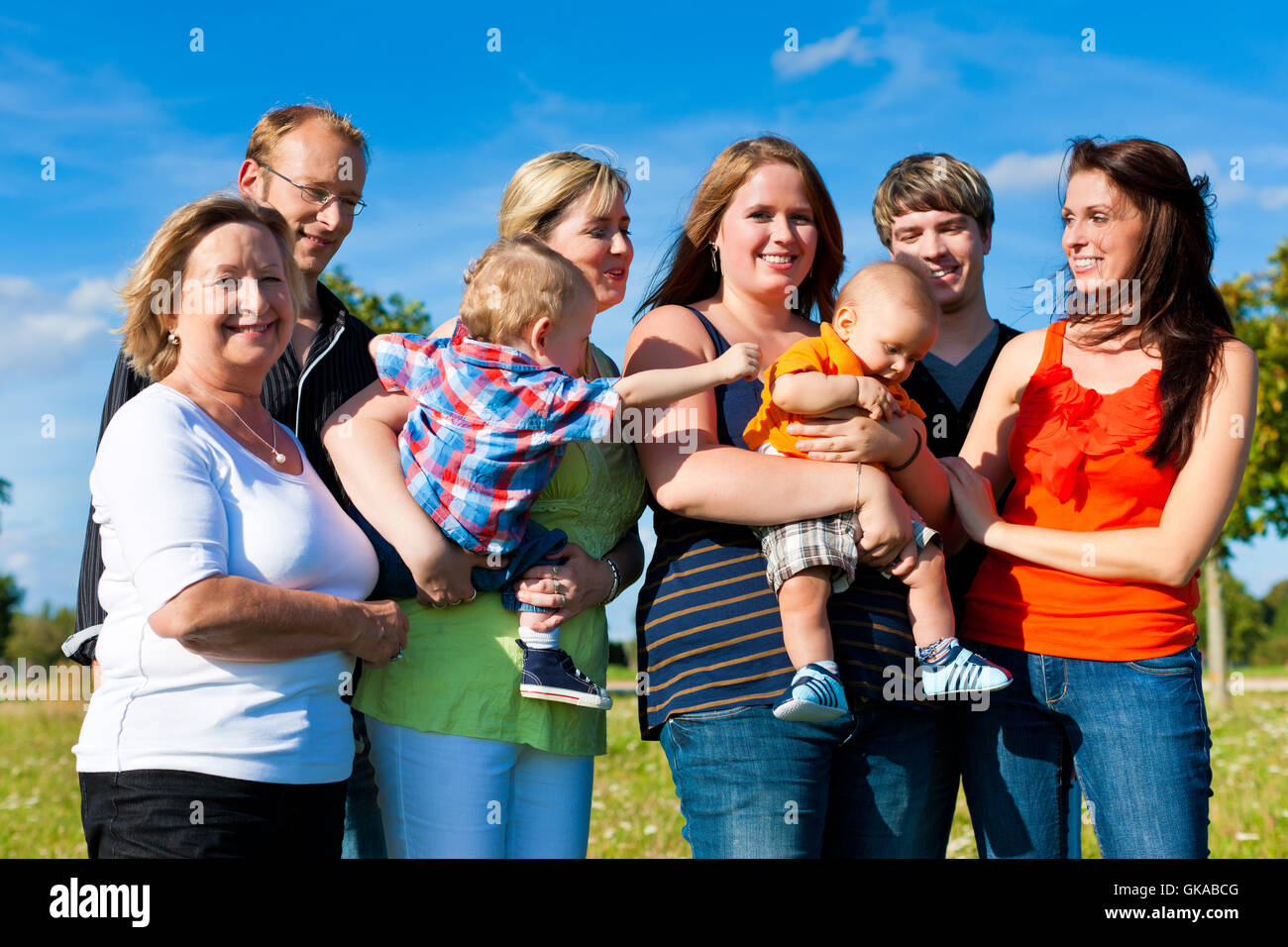 Family with many generations hi-res stock photography and images - Alamy