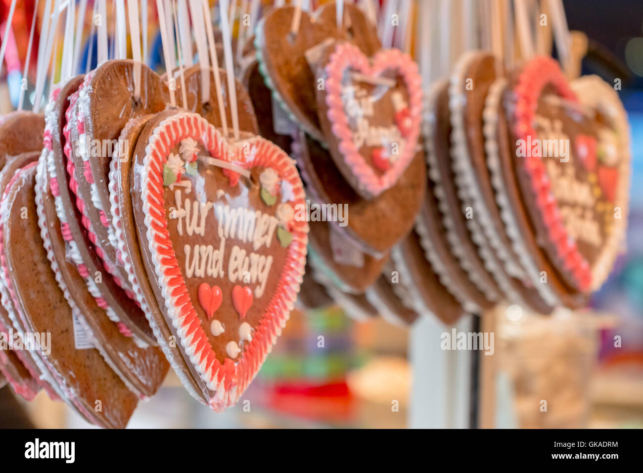 Gingerbread hearts at Oktoberfest Stock Photo - Alamy