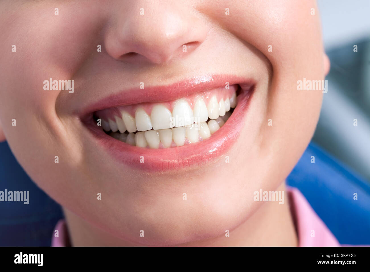 laugh laughs laughing Stock Photo - Alamy