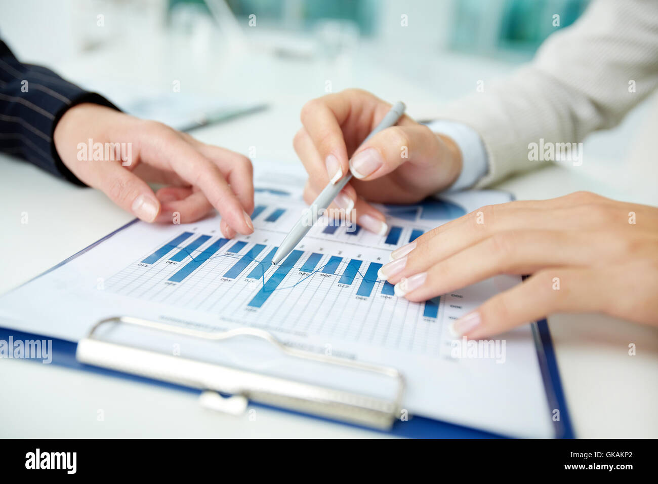office discussion hand Stock Photo - Alamy