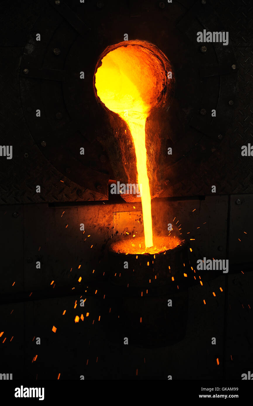 Iron metal hi-res stock photography and images - Alamy