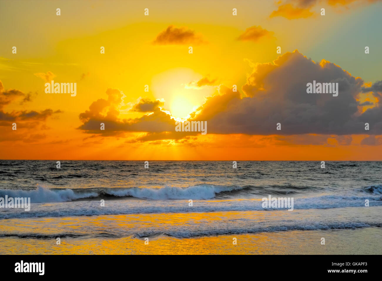 Seashore atmosphere hi-res stock photography and images - Alamy