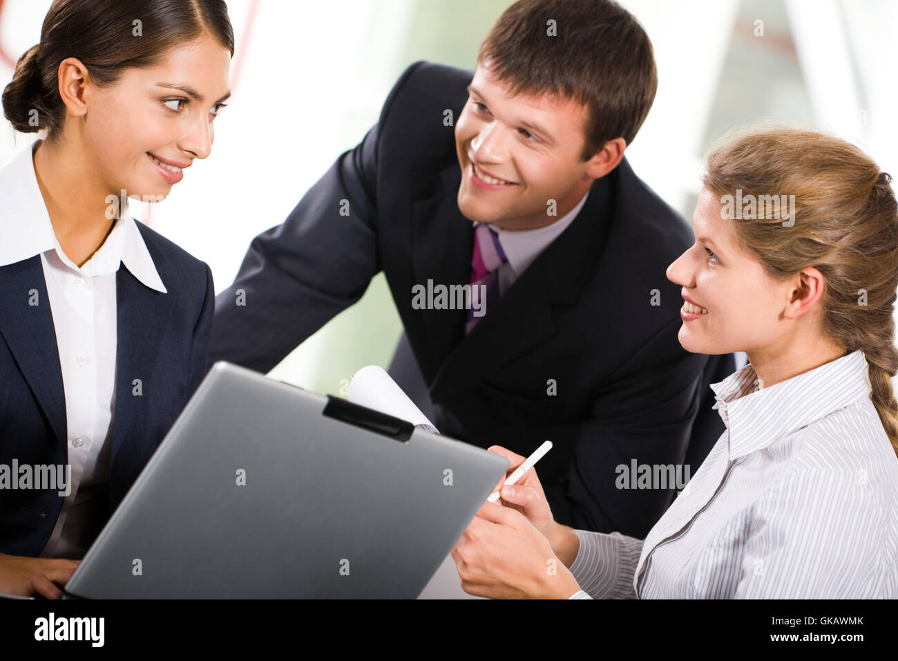 conversation talk speaking Stock Photo - Alamy