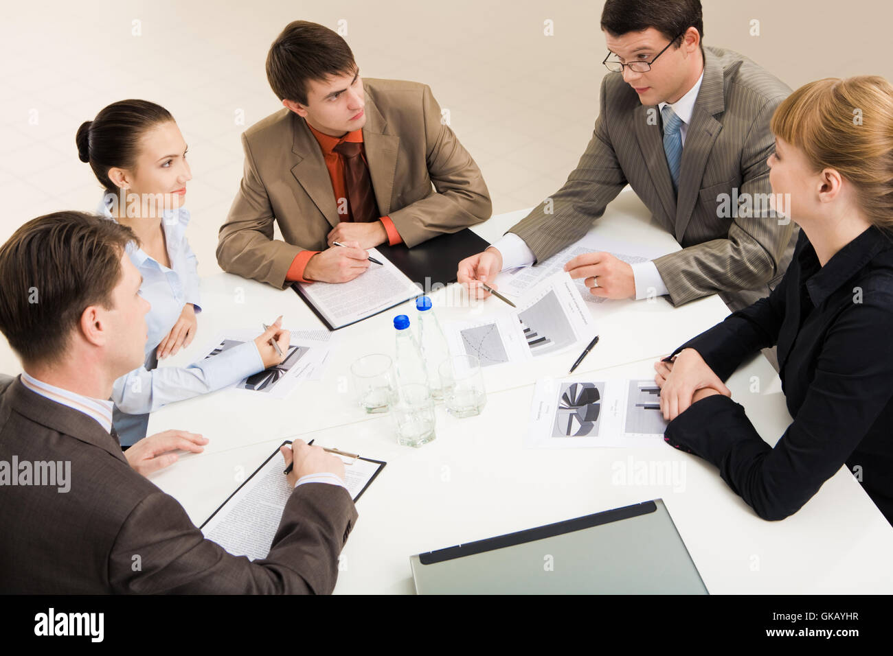 woman conversation talk Stock Photo - Alamy