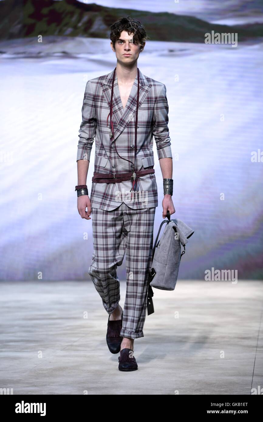 Milan Fashion Week Men's Spring/Summer 2017 - DAKS - Catwalk Featuring ...