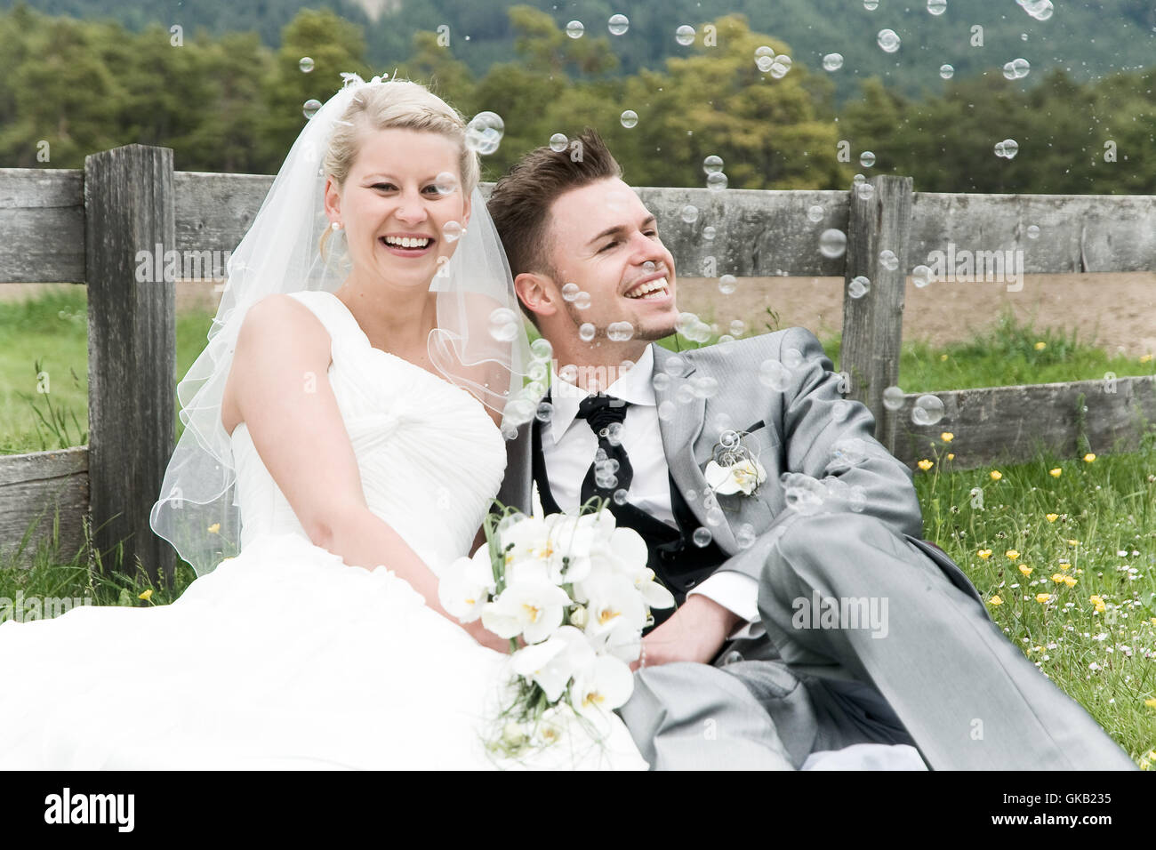 bride and groom Stock Photo - Alamy