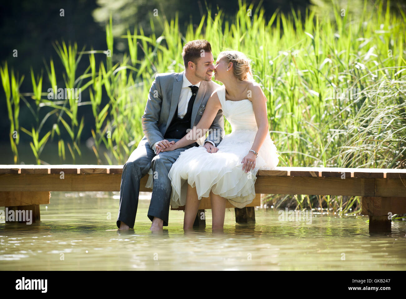 bride and groom Stock Photo - Alamy
